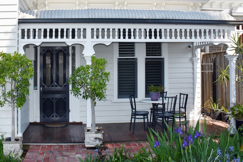 6 Reasons Designers Discourage Dark Porch Paint Colors | The Home Team